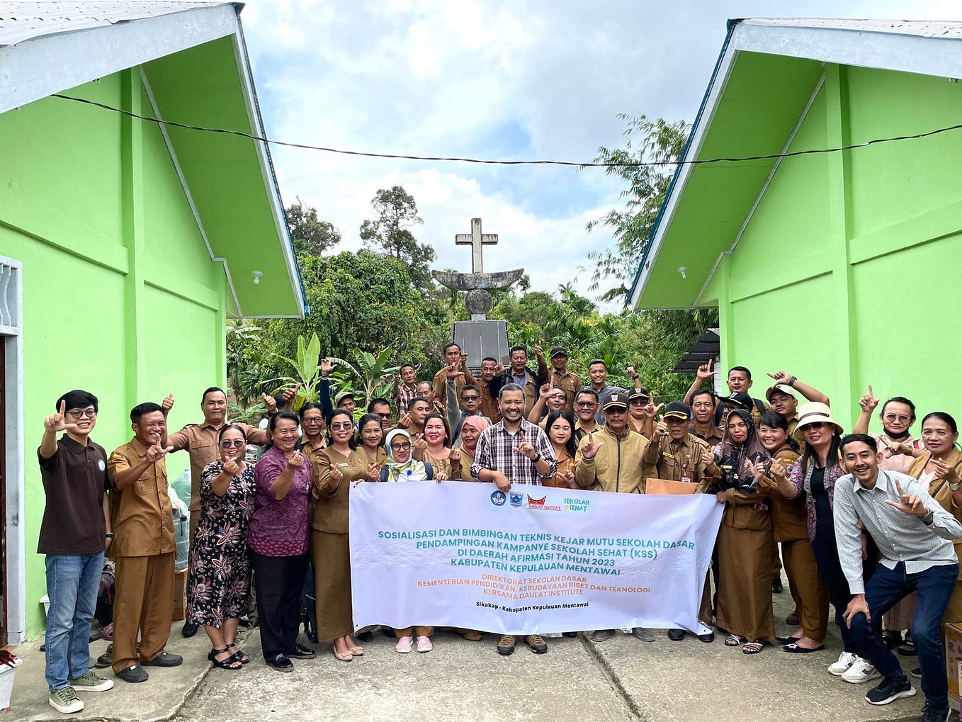 Mentawai: Memikat dengan Keeksotisan dan Ketinggalannya (1) | by Didi Rahmadi | Medium