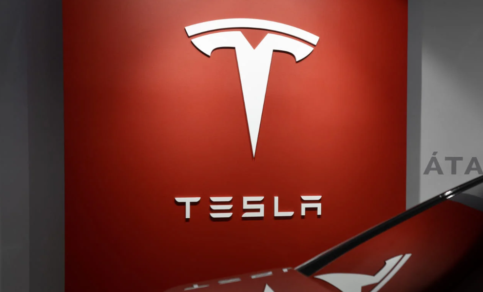 Tesla Cybertruck: best car ever or epic fail? | Medium