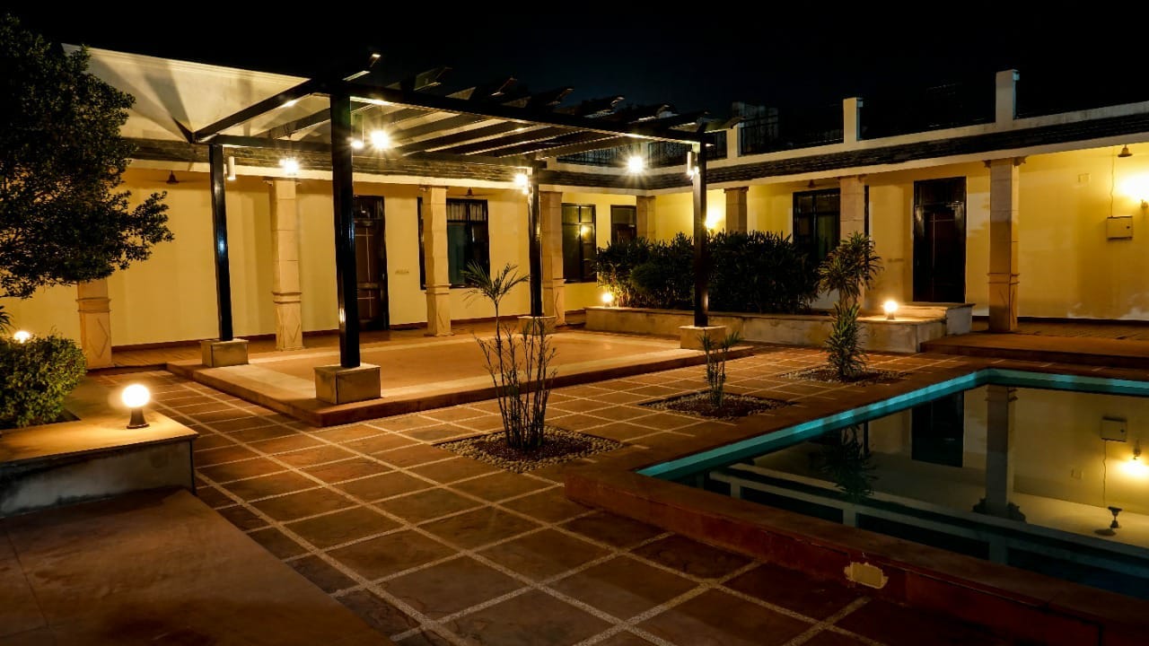 Pool party in Delhi - Lhr Online - Medium