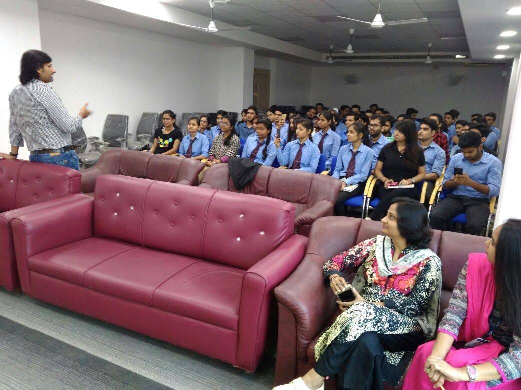 Amity University The Top Journalism Course University In Patna ...