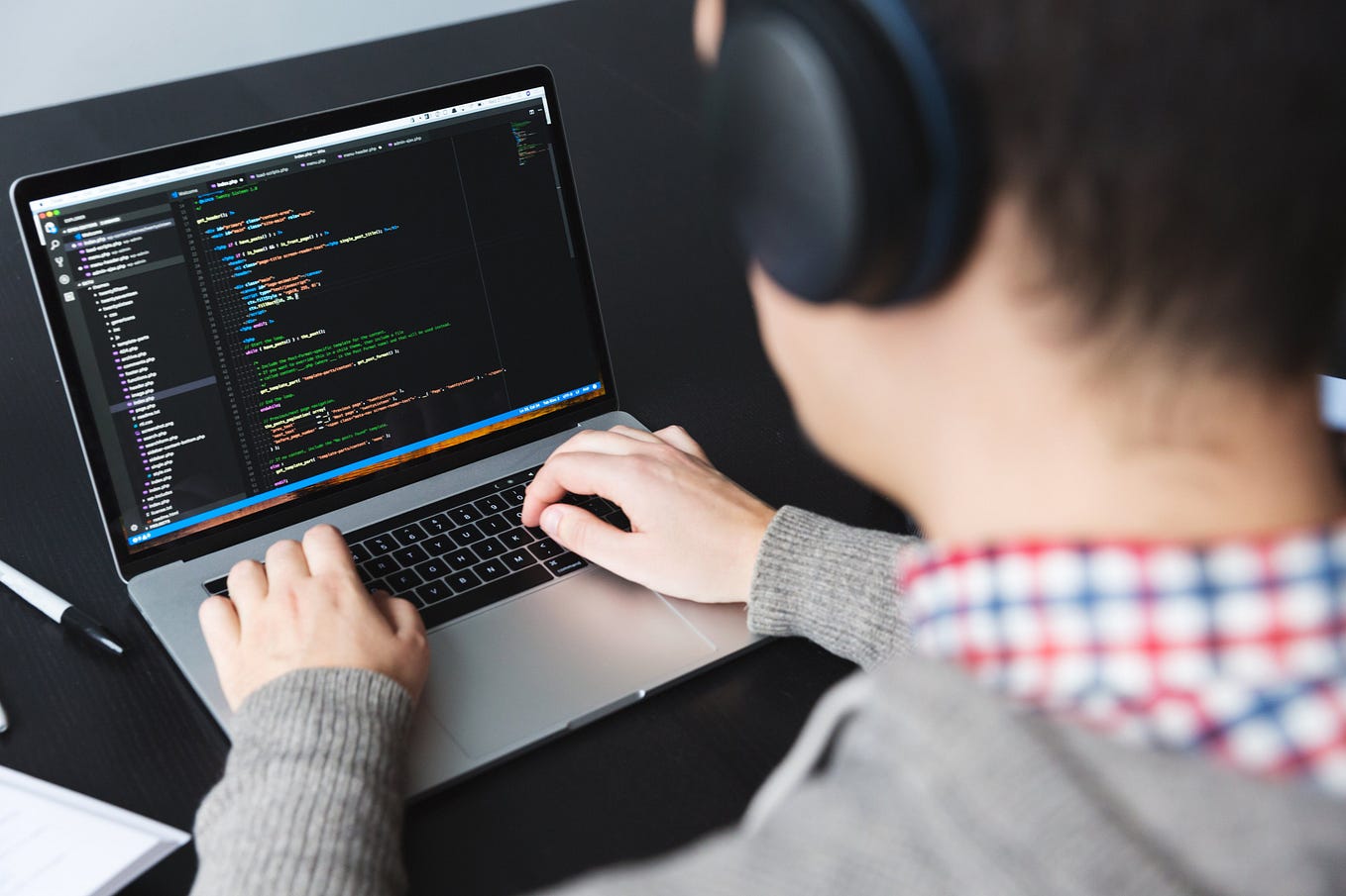 How to integrate Python and R in Visual Studio Code | by Maurice Henry ...