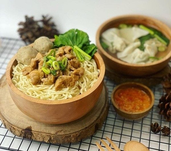 Kelebihan Usaha Mie Pedas dan Analisanya | by Nadia Verawaly | Medium