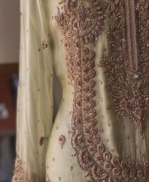 “Celebrating Diversity: Inclusivity in Pakistani Fashion Advertising ...