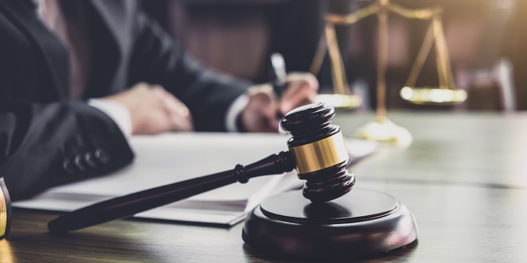 Navigating Legal Challenges with Expertise: Unveiling the Role of a ...