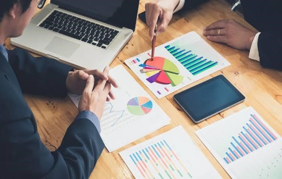 “Optimizing Investment Portfolios: A Monte Carlo Simulation Case Study ...
