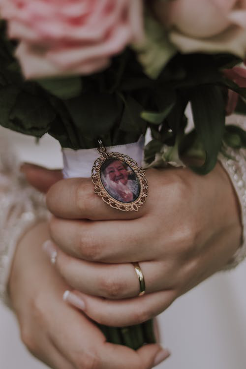 Understanding Different Types of Cremation Urns for Human Ashes | by ...