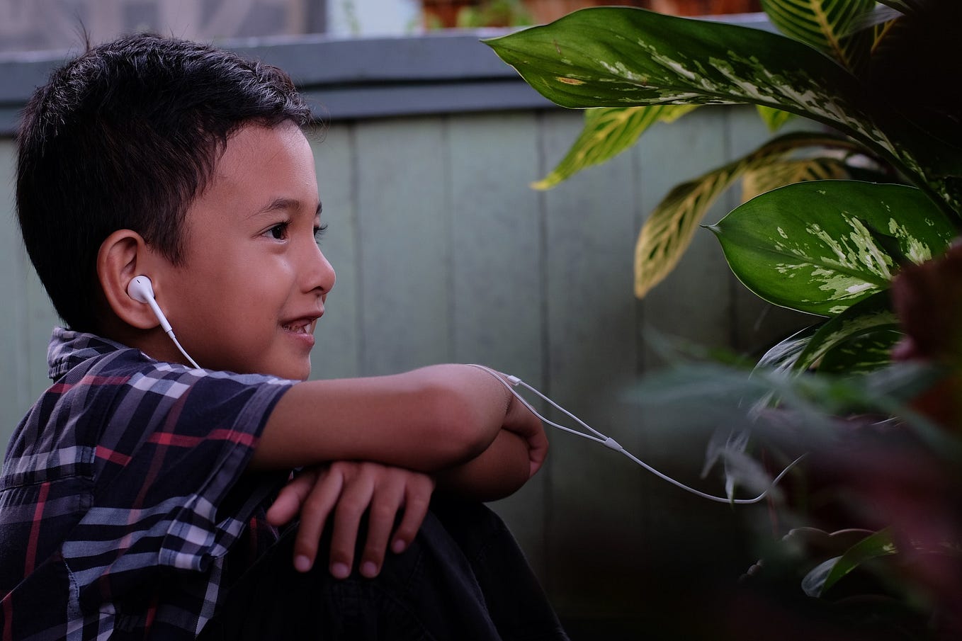 5 Podcasts For Your Kids on Earth Day | by Rhea Pechter | Kids Listen ...