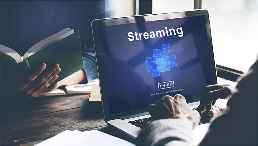 Streaming data in a Delta table using Spark Structured Streaming | by ... Streaming data in a Delta table using Spark Structured Streaming | by ...