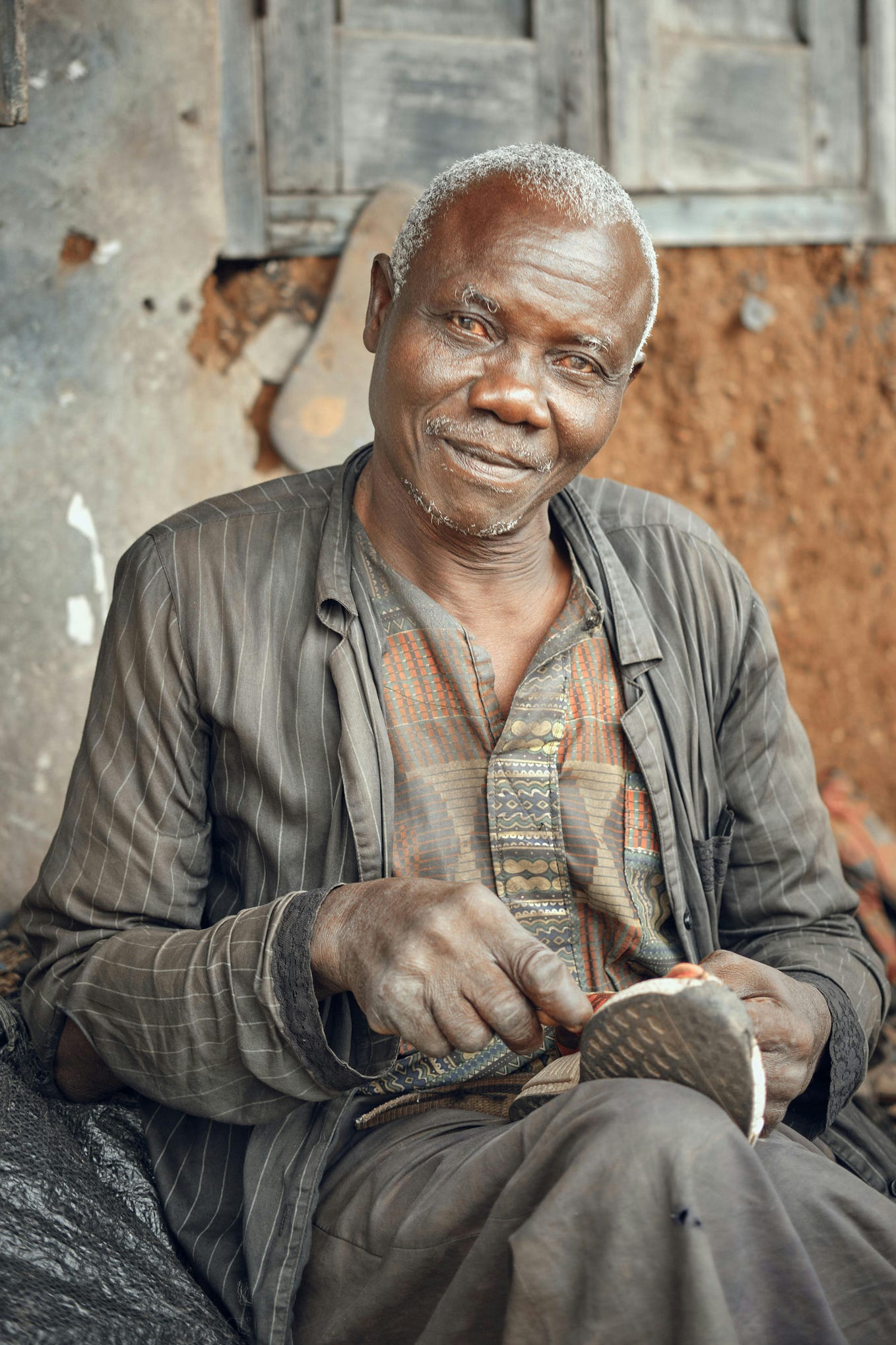 Chat GPT Canvas: How to Write with AI Without Sounding Like AI | by Islahi Jamat | Oct, 2024 ...