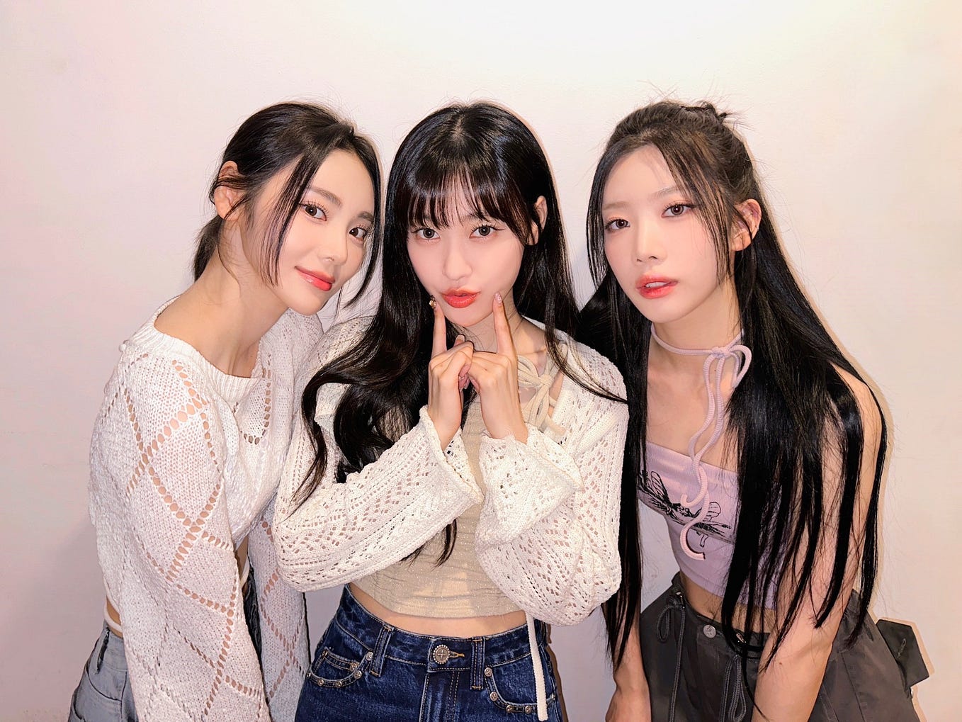 Camila Ribeaux Valdes: A Rising Star in the World of VCHA Kpop | by Haneuldae | Medium