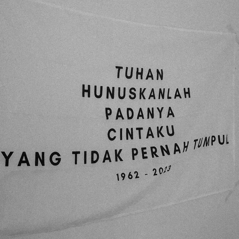 CATATAN SATU. Aku tak tahu mesti memulai sebuah… | by Muhammad Fadlan F ...