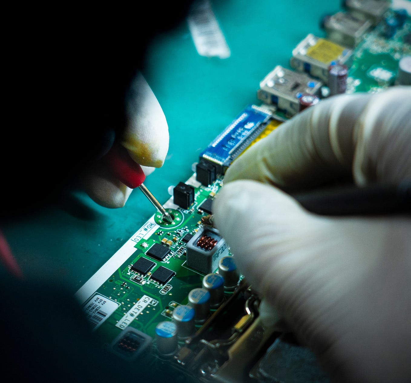 Razer Blade Motherboard Repair RUWI | by keerthna k | Oct, 2024 | Medium