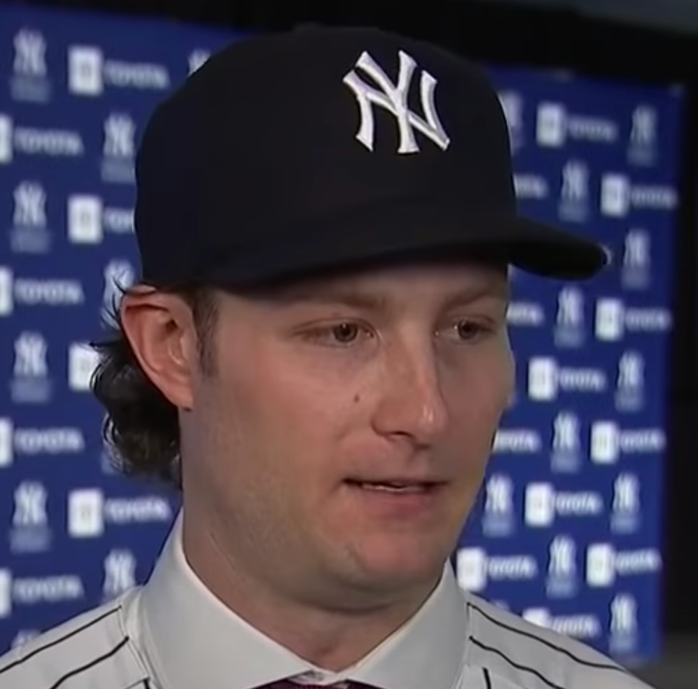 Holmes Struggles, Reds Stun Yankees | by Michael Perreault | Medium