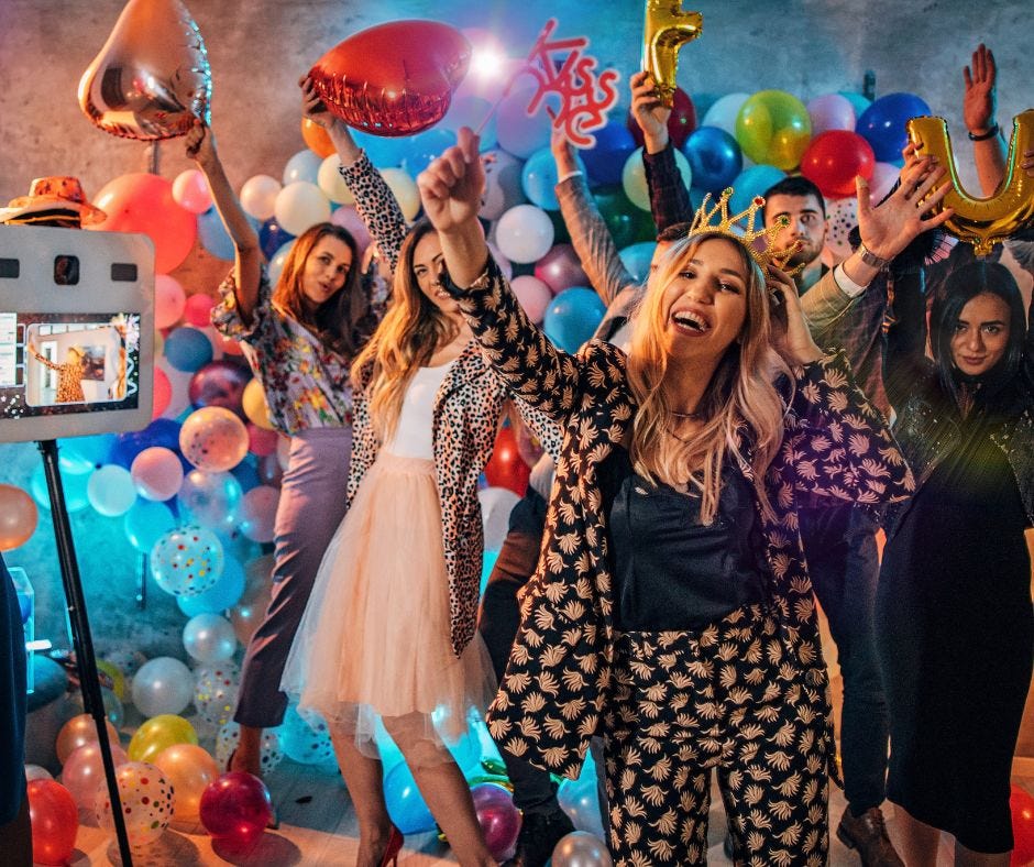 Capturing Memories: The Wedding Selfie Mirror Photo Booth Experience in ...