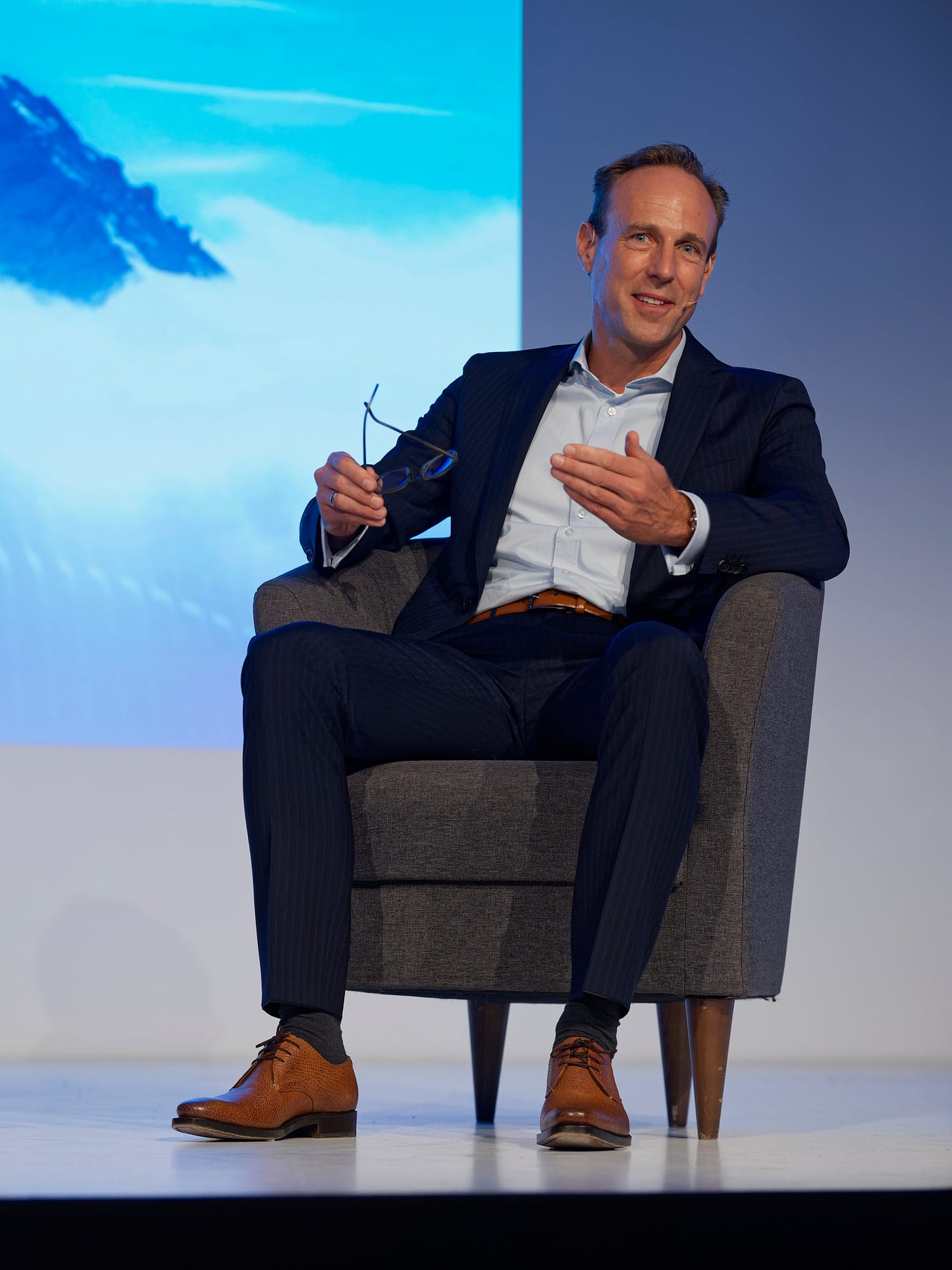 Author Abbi Head: 5 Things You Should Do To Become a Thought Leader In ...