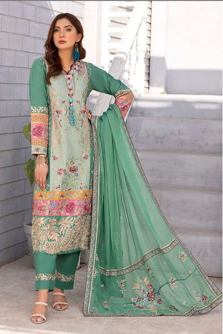 Why Pakistani Mehndi Dresses Are Famous in the UK | by Rangjah | Medium