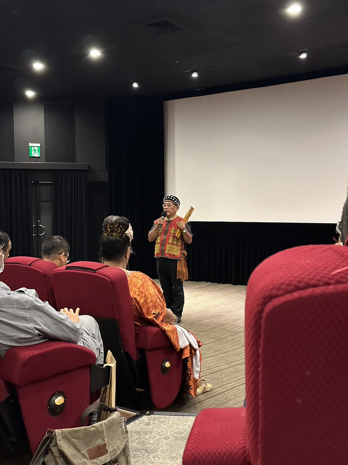 儘管媒體爛透了？ - Meg Chen - Medium