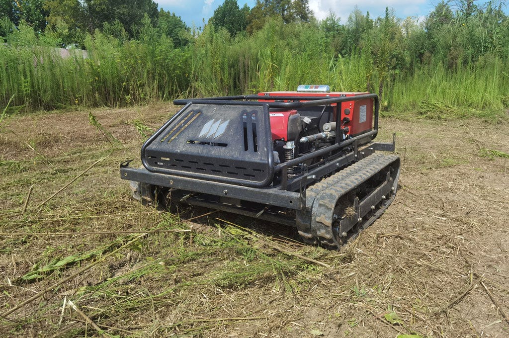 Robotic Lawn Mower vs. Traditional Human-Powered Mower | by マウントエナジー ...