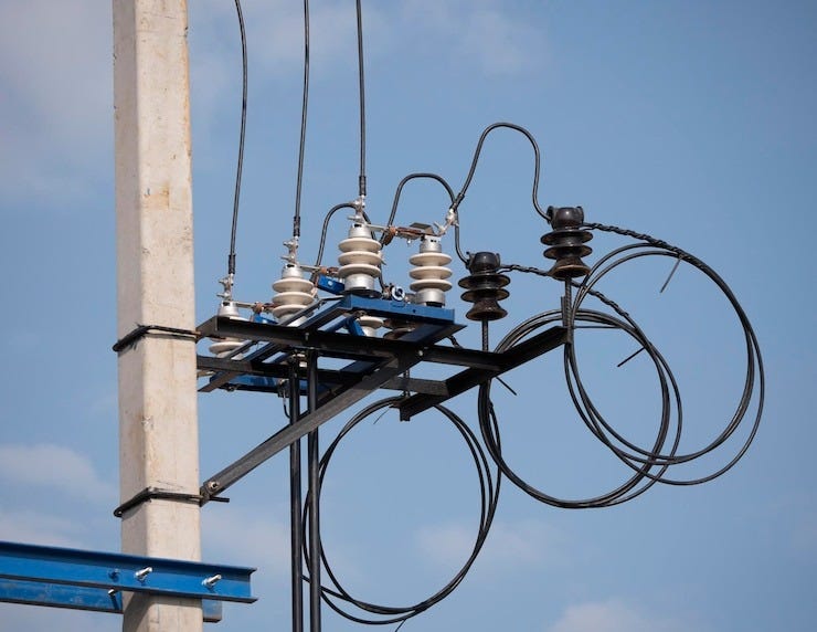 Protecting Your Electronics: Understanding Surge Arresters - leeyd tech ...