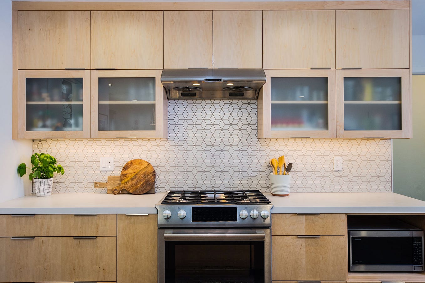 The Ultimate Guide to Modern Kitchen Cabinetry: White Oak Shaker, Olive ...