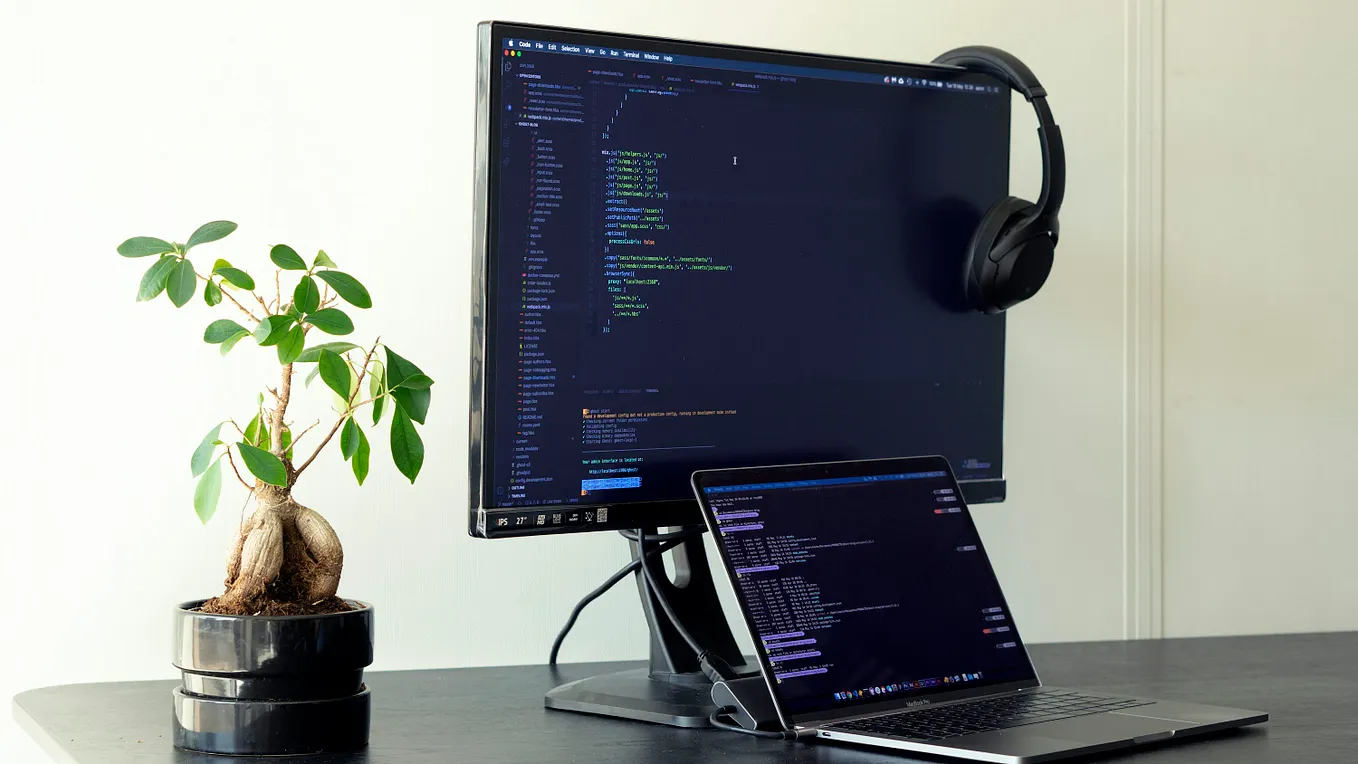 Comparing React Router and TanStack Router: A Comprehensive Guide to Routing Solutions in React ...