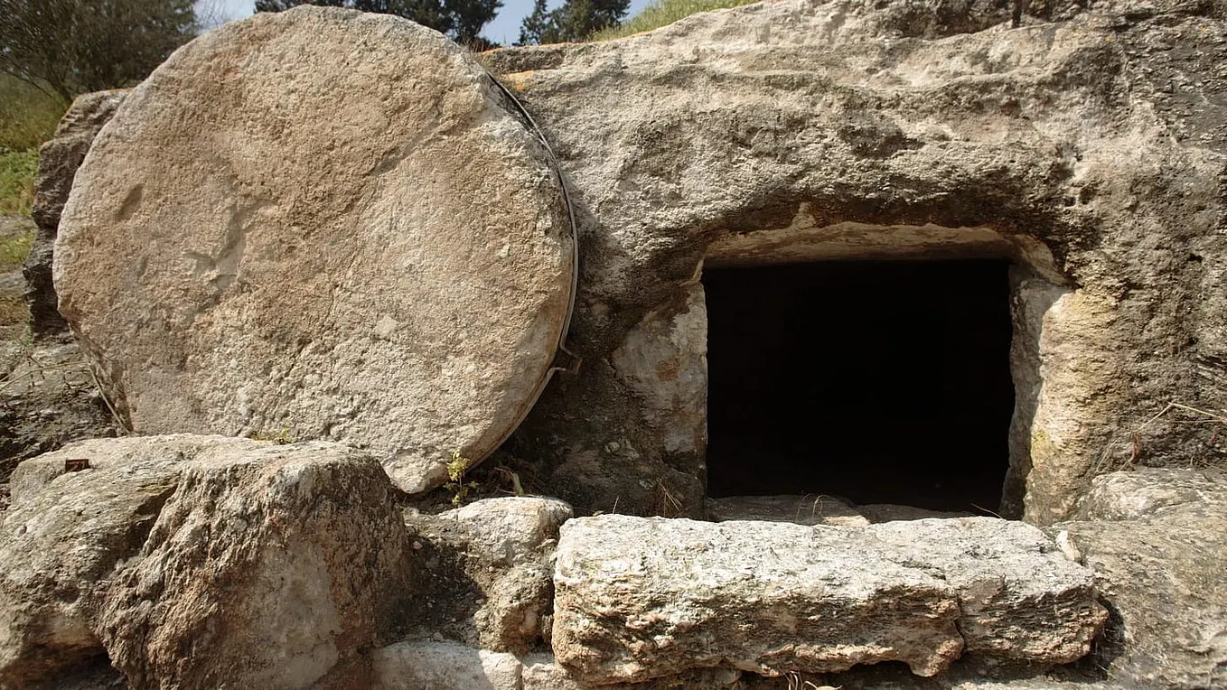 11 Pictures of Christ in the Old Testament | by Tudor Alexander | Medium