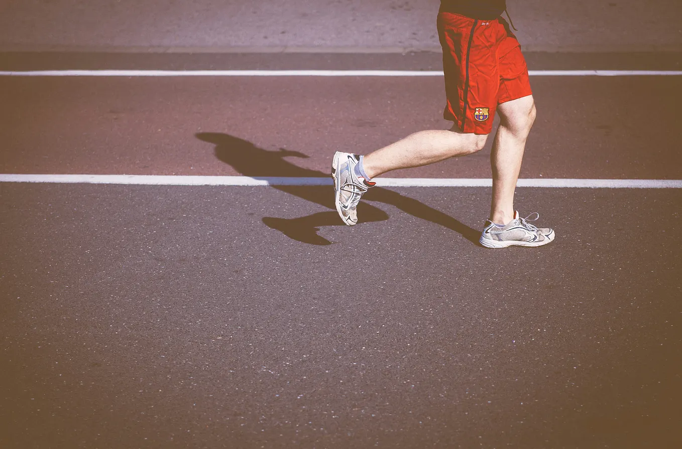When Your Knee Has a Mind of Its Own | by Stephen Hands | Runner's Life ...