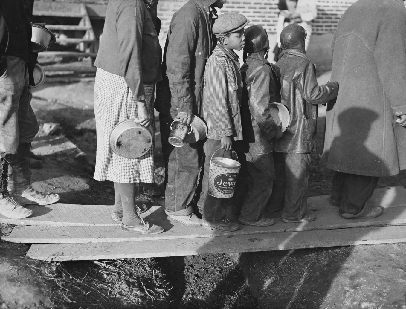 Family Names And Genealogy. Can you name five reasons you have the ...