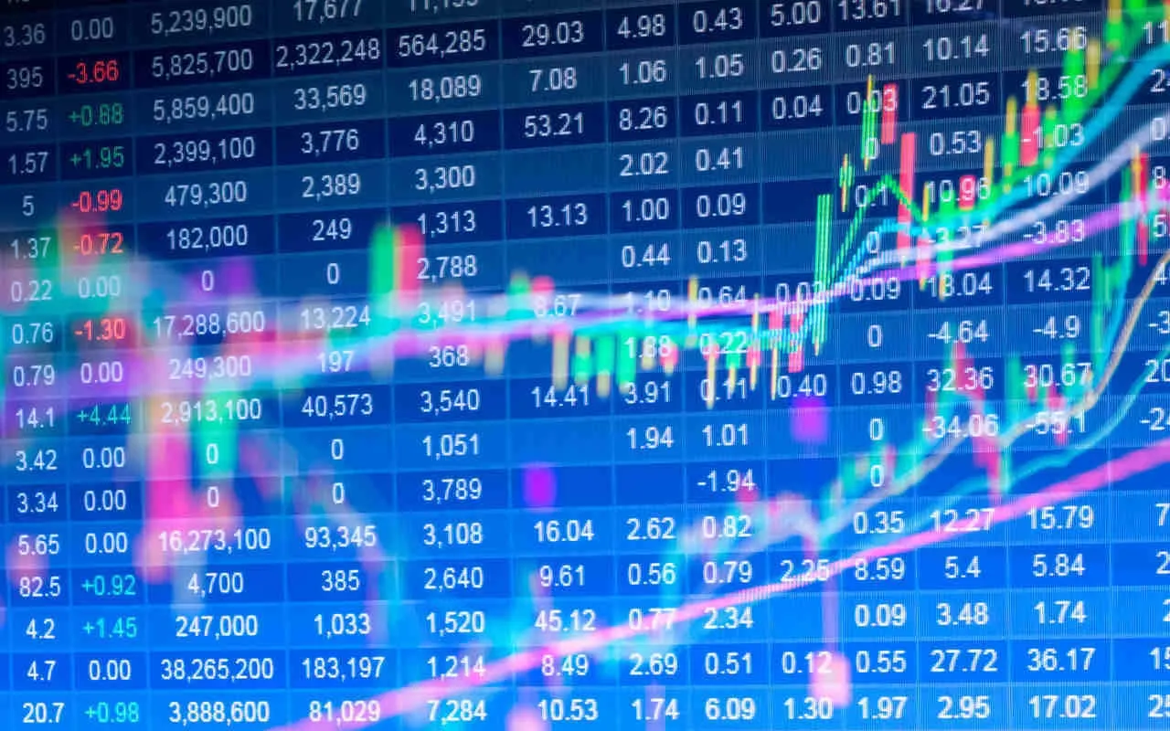Inside the Black Box: Decoding the Math Behind Quantitative Trading ...