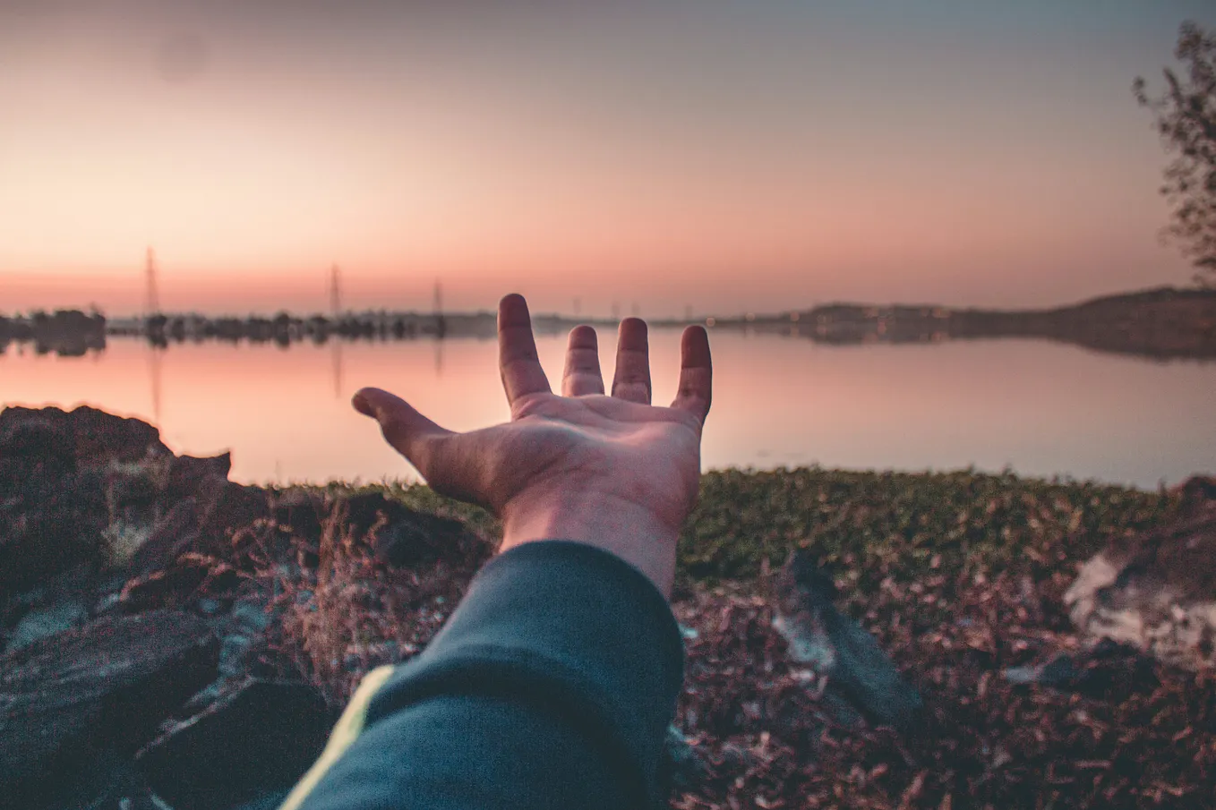 Feeling Disconnected? Here’s Why Emotional Distance happens and How to ...