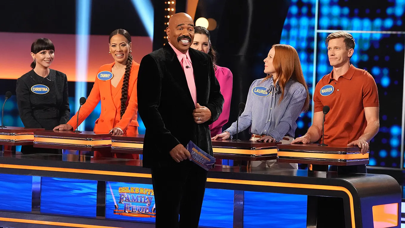 Level Up Your Game: Free Family Feud PowerPoint Template and Step-by ...