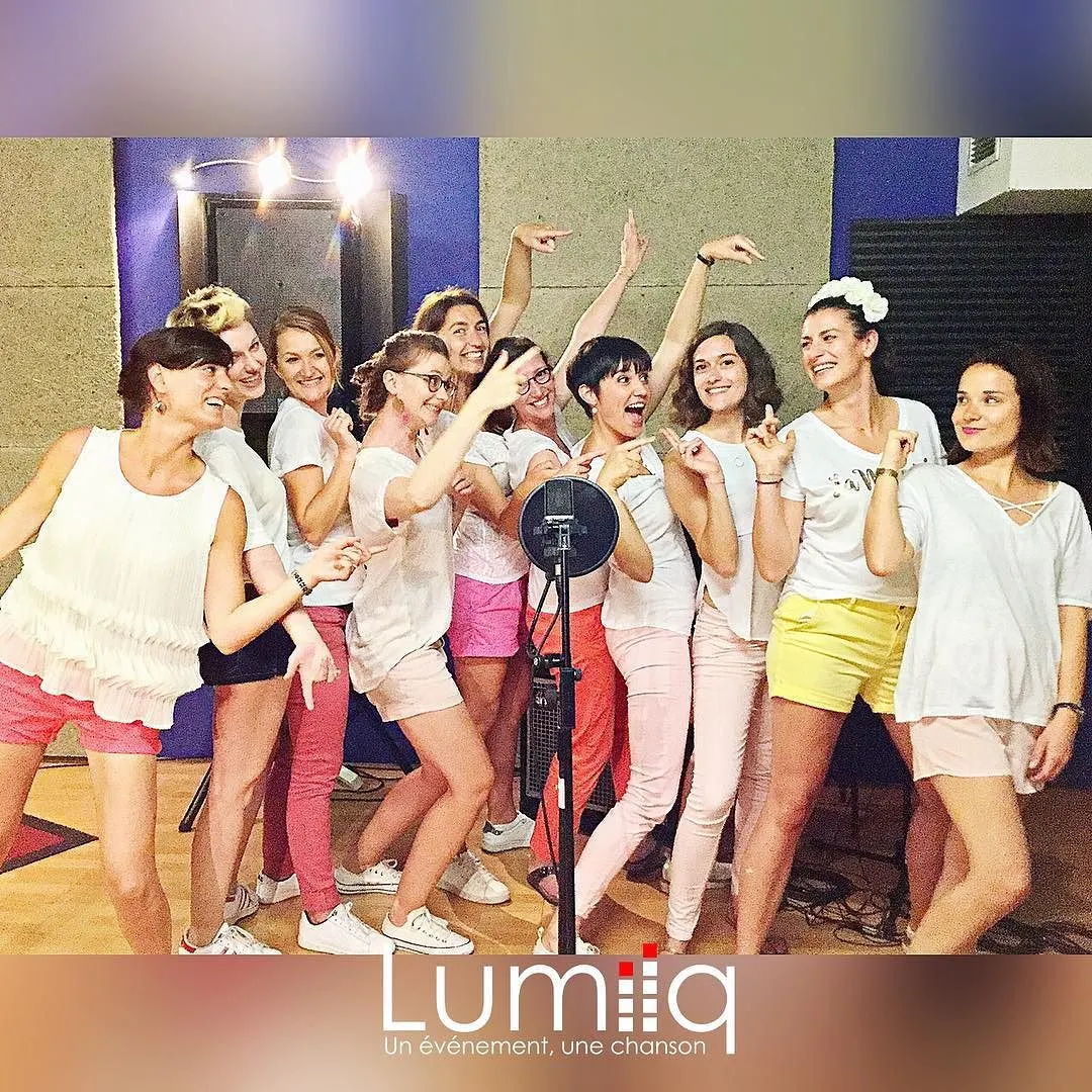 En studio avec Lucie à #Lyon Shawn Mendes “Mercy” | by Lumiiq | Medium