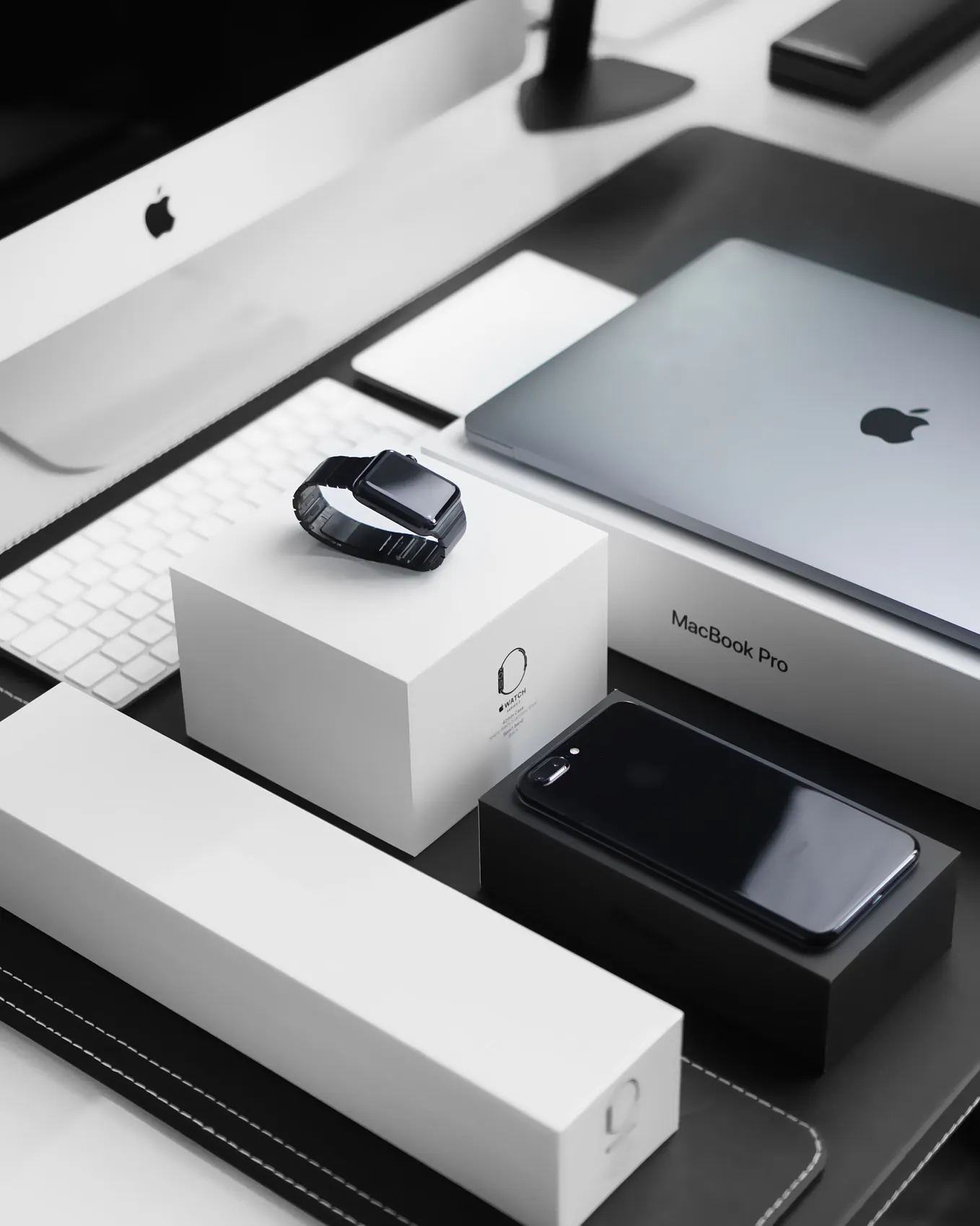 The Apple Ecosystem explained. How Apple manages to sell more phones ...