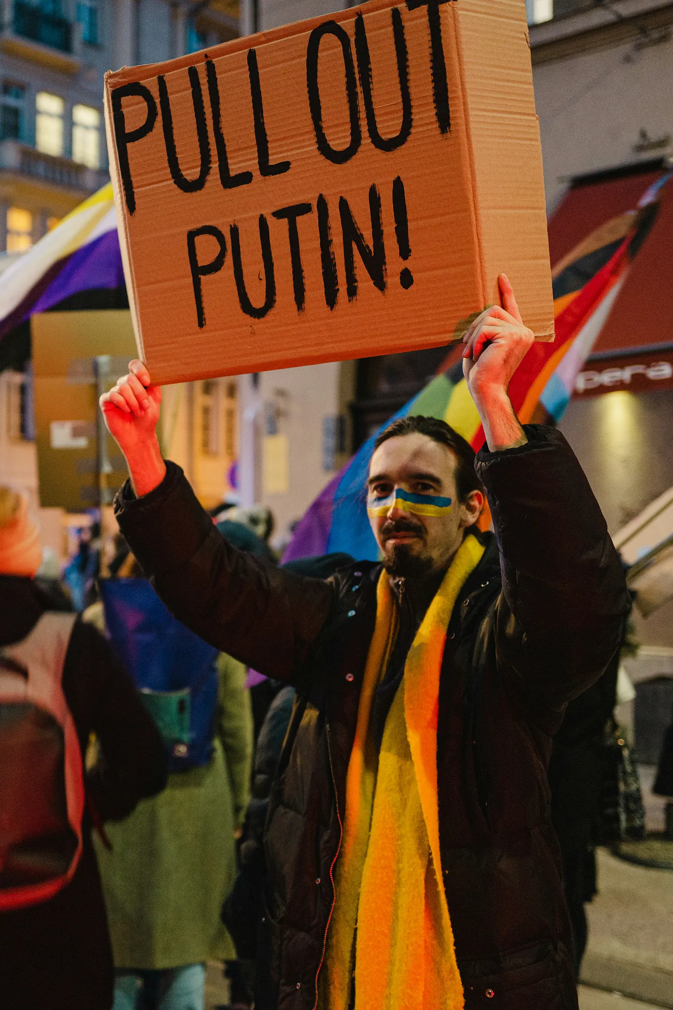 Consensus v. adversarial politics | by Kevinbloor | Medium