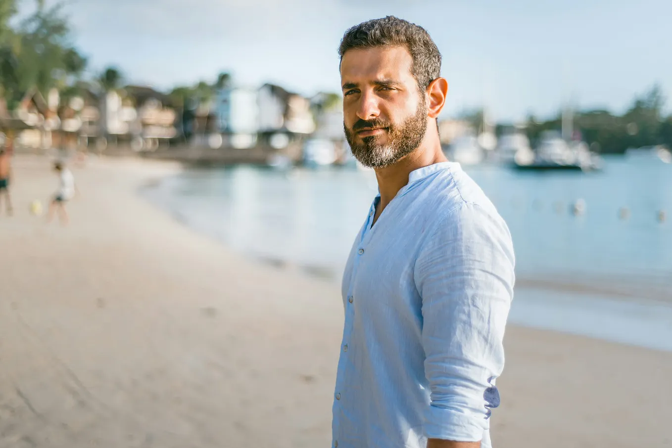 10 Key Differences Between Loving Someone and Being In Love with ...