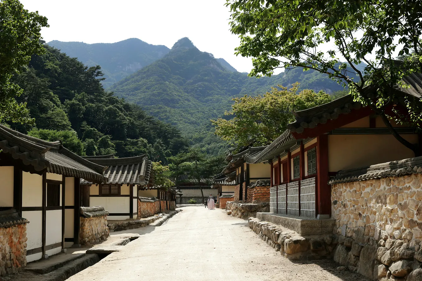 Catching the Fleeting: A Modern Seonbi’s Lament on the Art of ...
