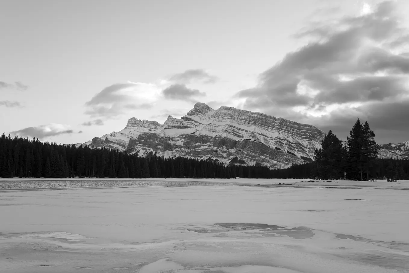 🧲 Building a Mini Physics Engine in Python with Pygame | by Elshad Karimov | Dev Genius