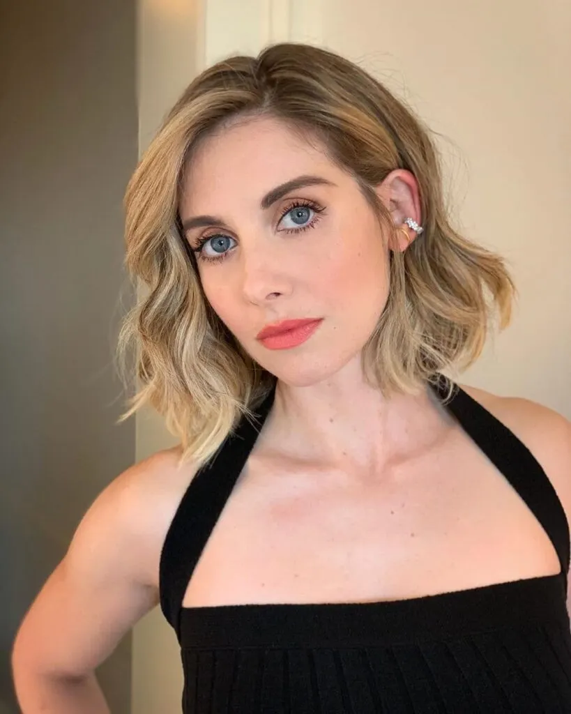 Jennifer Taylor Measurements — Height, Weight, Net Worth — Celebrity ...