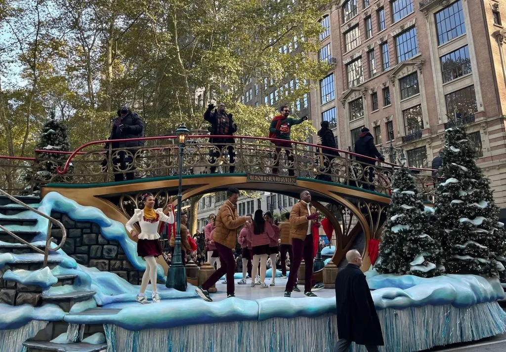 Standing in the Cold vs Watching Indoors: Which Thanksgiving Parade ...