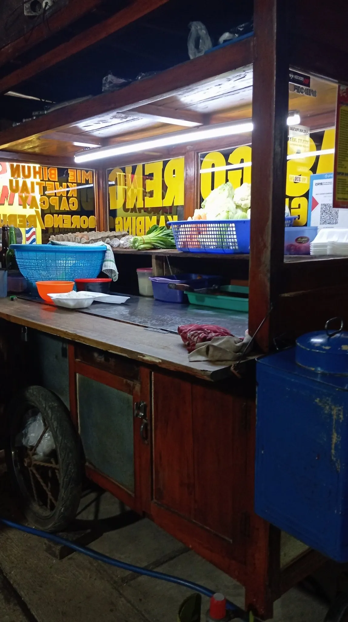 Relasi Vertical. Ular ular di bawah melingkar mengikat… | by Aditya ...