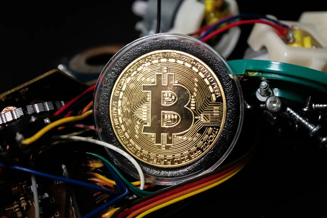 Solo Mining vs. Pool Mining: Which Approach Is Right for You? | by The ...