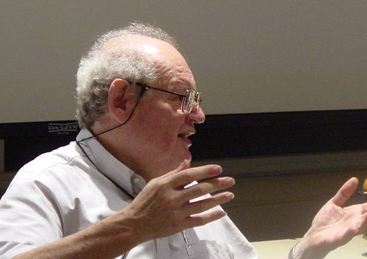 JupyterLab 4.4 and Notebook 7.4 are available! | by Jeremy Tuloup ...