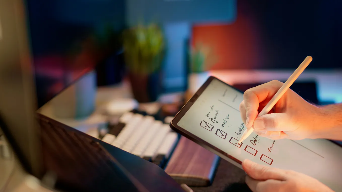 Unlock Your Flow: How to Read Without Getting Distracted | by Kevin ...