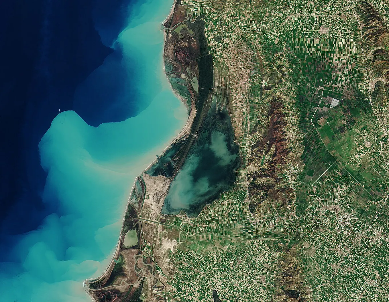 Meet LAION-5B: A Gigantic Open Source Dataset for AI Image Generation ...