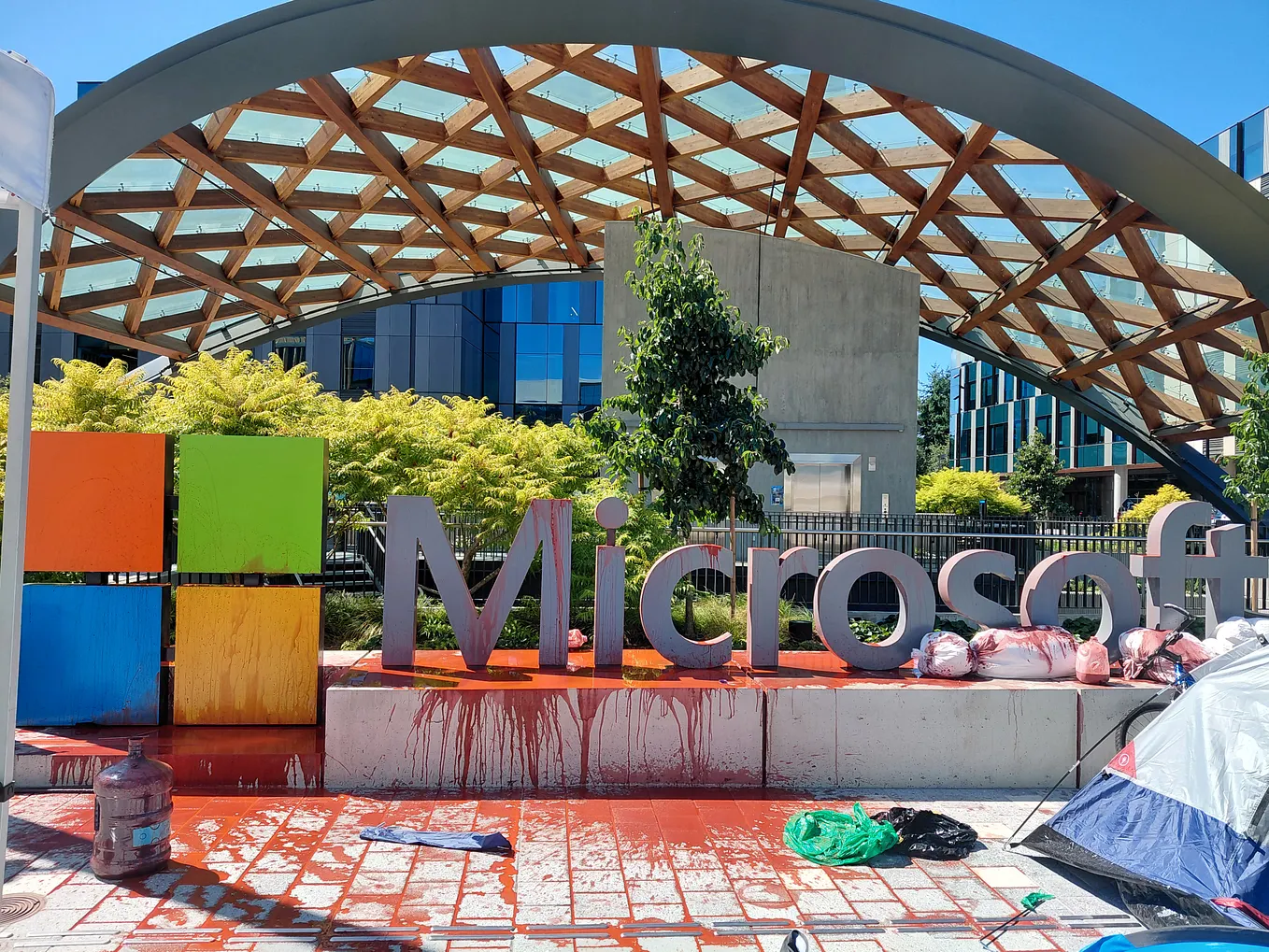 Microsoft Powers ICE: Why doesn’t Microsoft want to talk about its contracts with Immigration ...