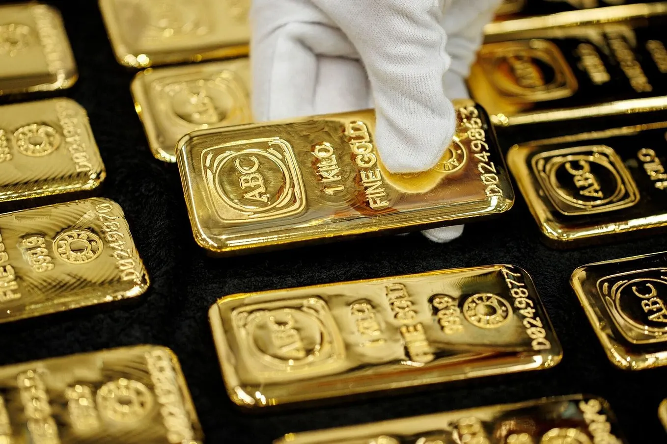 Platinum at a Breaking Point: What Soaring Lease Rates Reveal About the ...