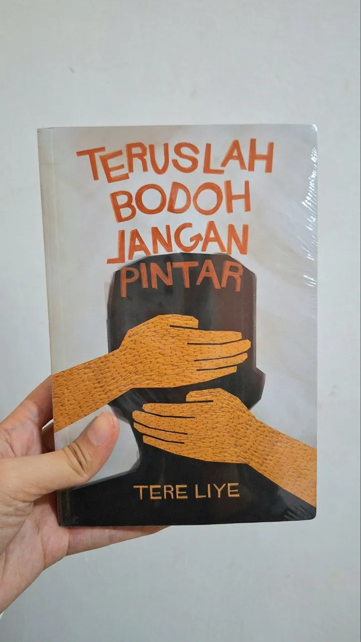 Review Novel Hello Karya Tere Liye | by Utami | Medium