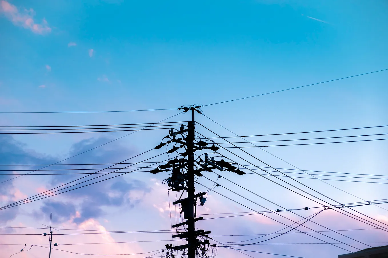 Beyond Dynamic Line Ratings: Why Reconductoring is the Ultimate Grid ...