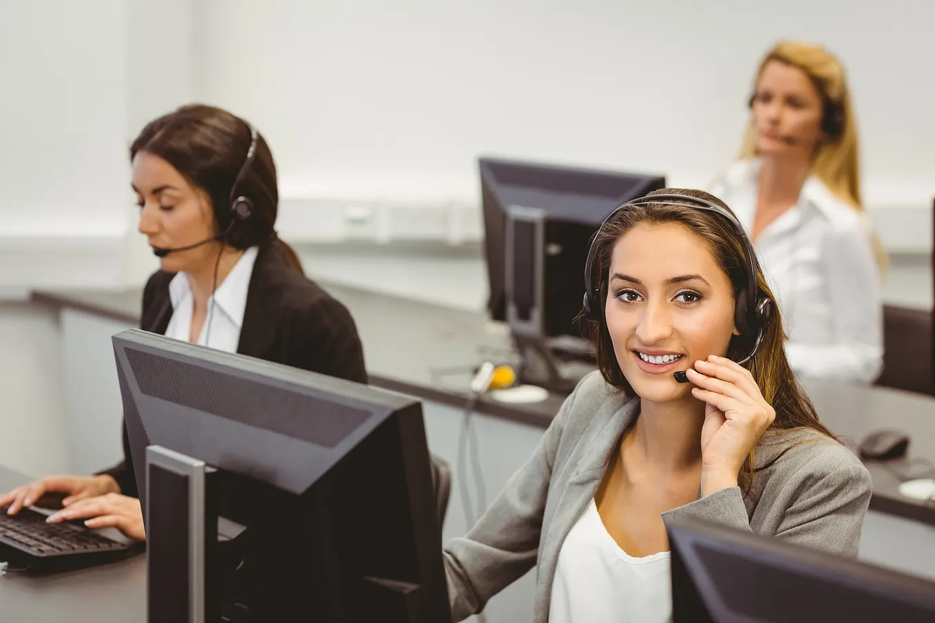 The Pros of both Call Center Outsourcing and In-House Call Center | by ...