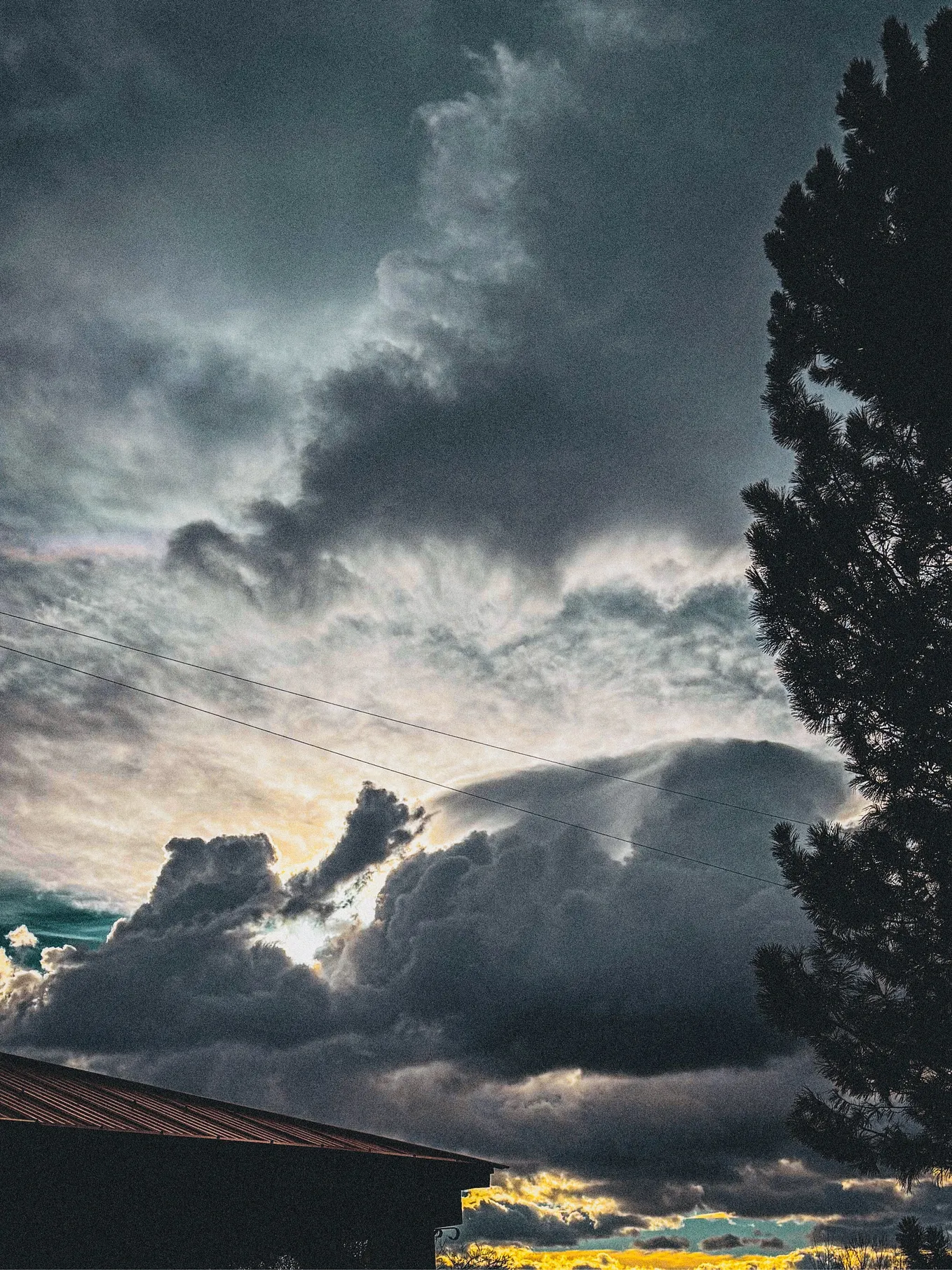 Living in the past vs. living in the future | by Aaron Watkins | Jan ...